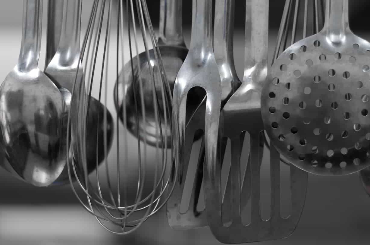 What Cannot be Used to Dry Utensils? Guide for Food Handlers